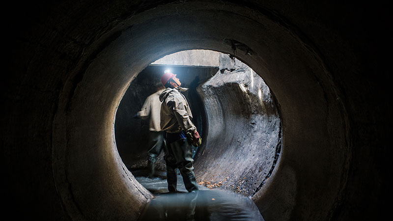 La prévention des risques dans les espaces confinés | Travail-emploi ...
